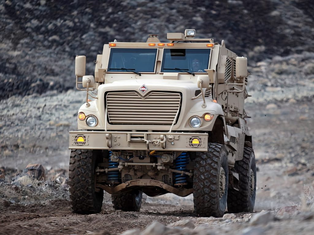 Під Бахмутом американський бронеавтомобіль MaxxPro врятував життя ...